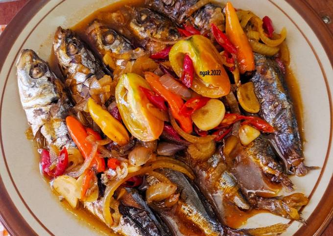 Resep Ikan Pindang Masak Sarden Oleh Nyak Haikal Cookpad