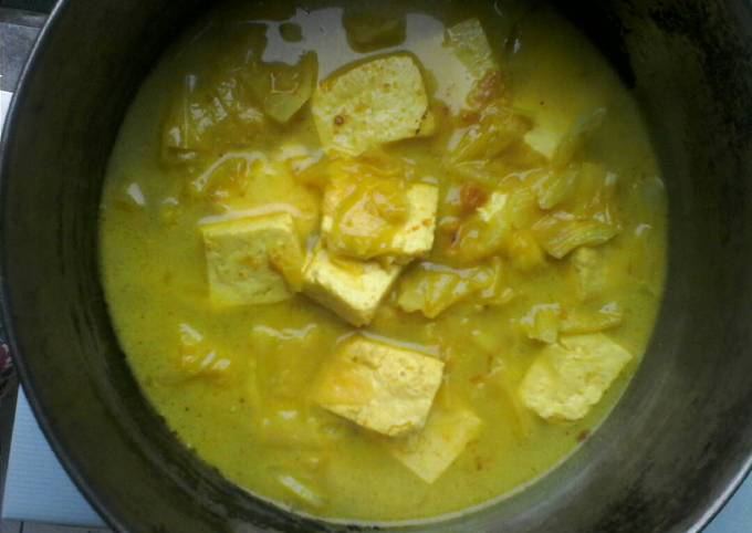 Resep Kare Tahu Pedas Simpel oleh Zahrotul Mahmudati - Cookpad