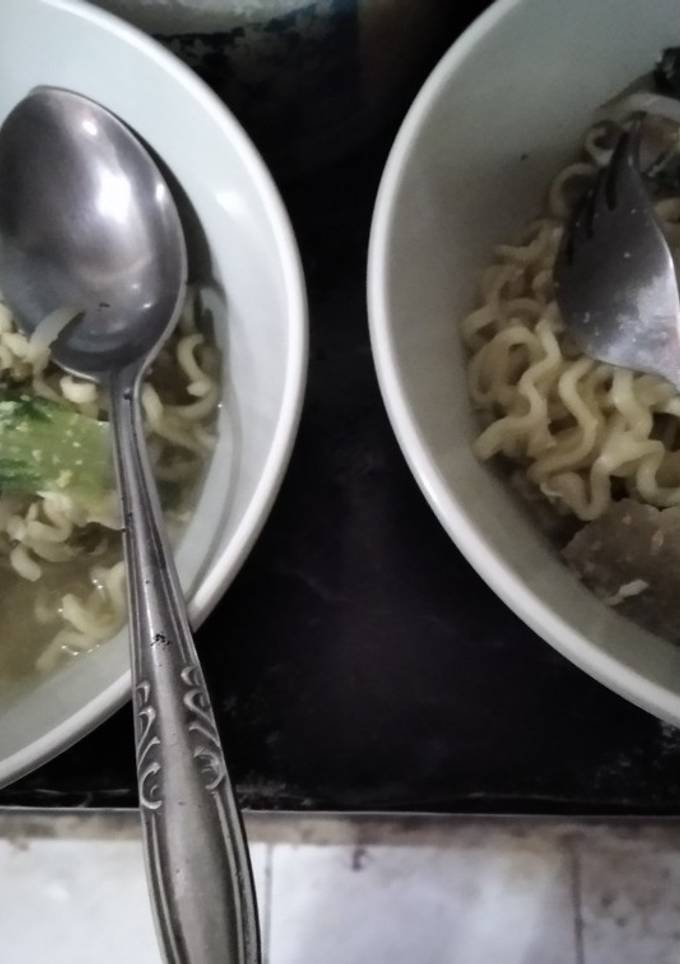 Resep Mie Bakso Sapi Kuah Bening oleh Ummi Sholah & Hanin - Cookpad