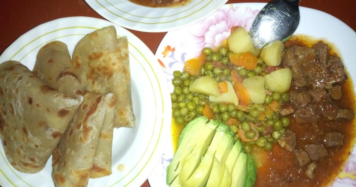 Chapati And Peas Stew With Fried Meat Plus Ovacado Recipe by Tracy ...