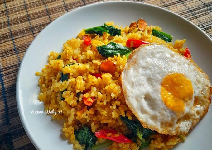 Resep Nasi Goreng Kunyit oleh Nanan Wahyuni - Cookpad