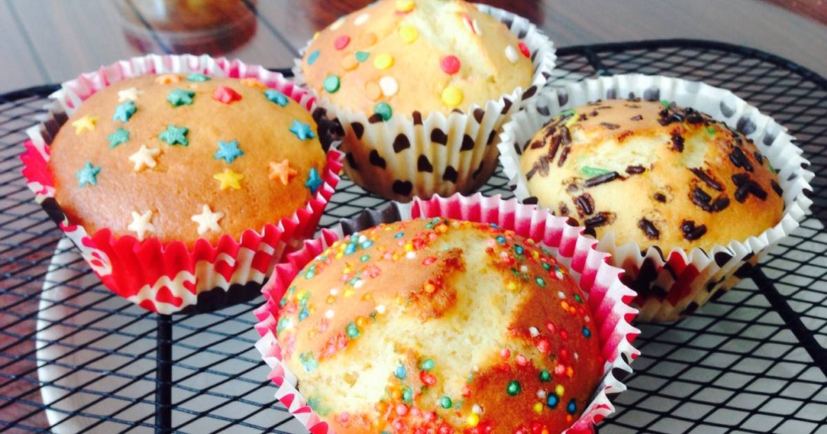 Resep Soya cup cake (susu kedelai cake) oleh Ieng Misaki - Cookpad