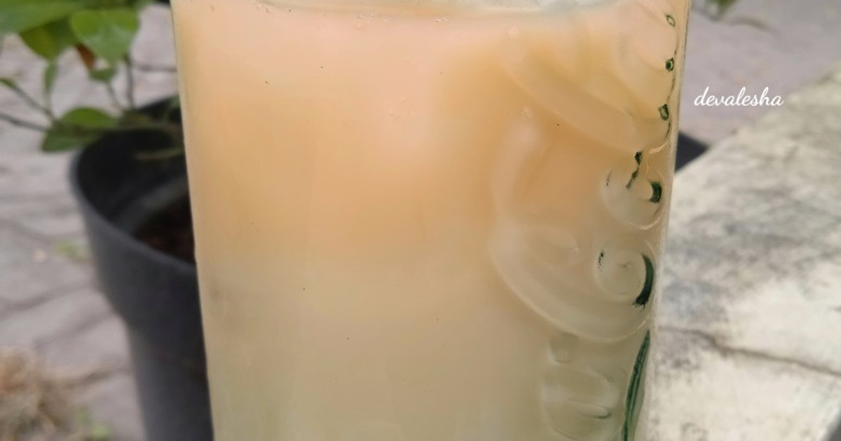 Resep Es Teh Susu Pandan oleh Devalesha Kitchen - Cookpad