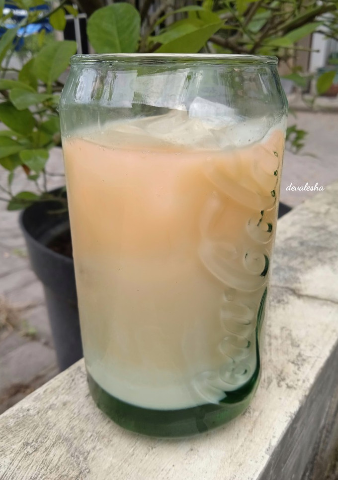 Resep Es Teh Susu Pandan oleh Devalesha Kitchen - Cookpad