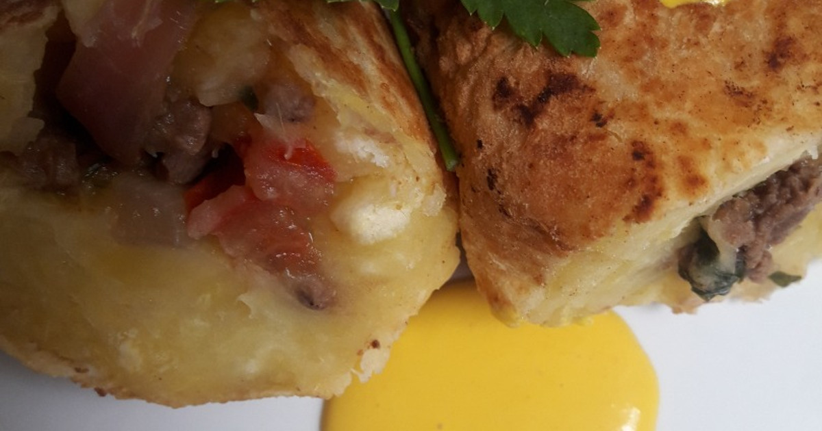 Yuquitas Rellenas Con Lomo Saltado🇵🇪 Receta de Carmen Capella- Cookpad