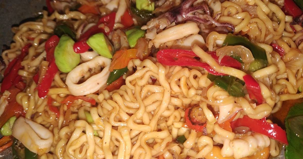 Resep Mie cumi goreng asam manis pedas oleh Dian Arsita Rahmawati - Cookpad
