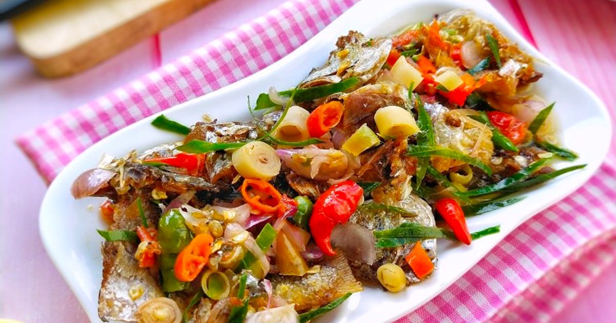 Resep Ikan Asin Tumbuk Sambal Matah oleh Bunda Ela - Cookpad