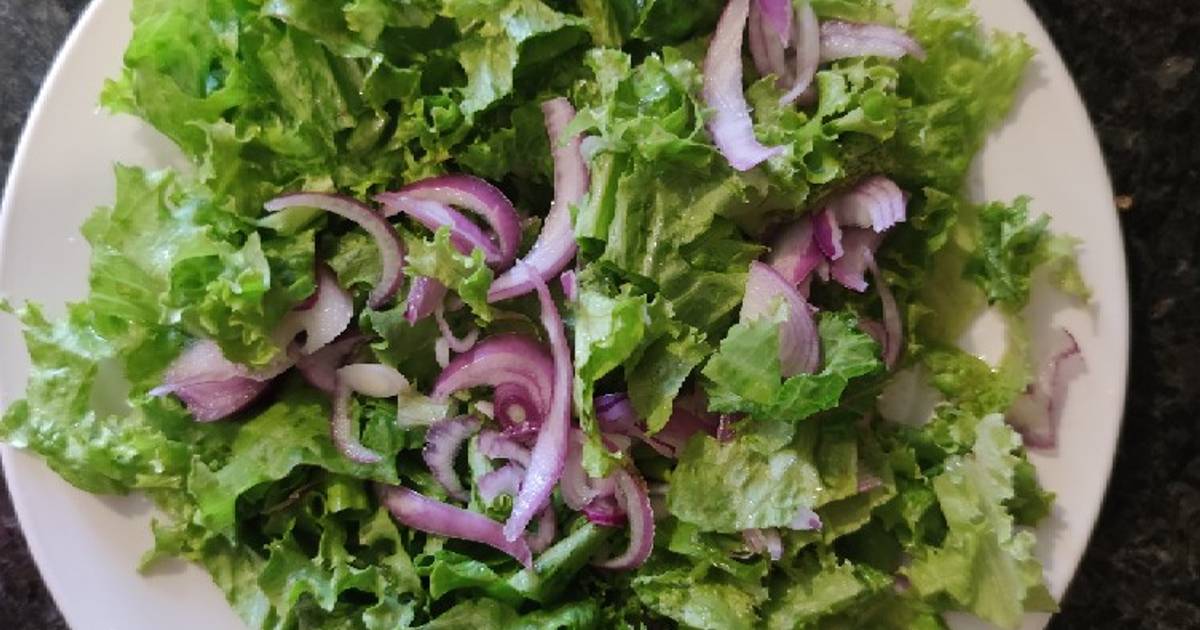 Salada de alface com cebola roxa Receita por Marina Nhamba - Cookpad