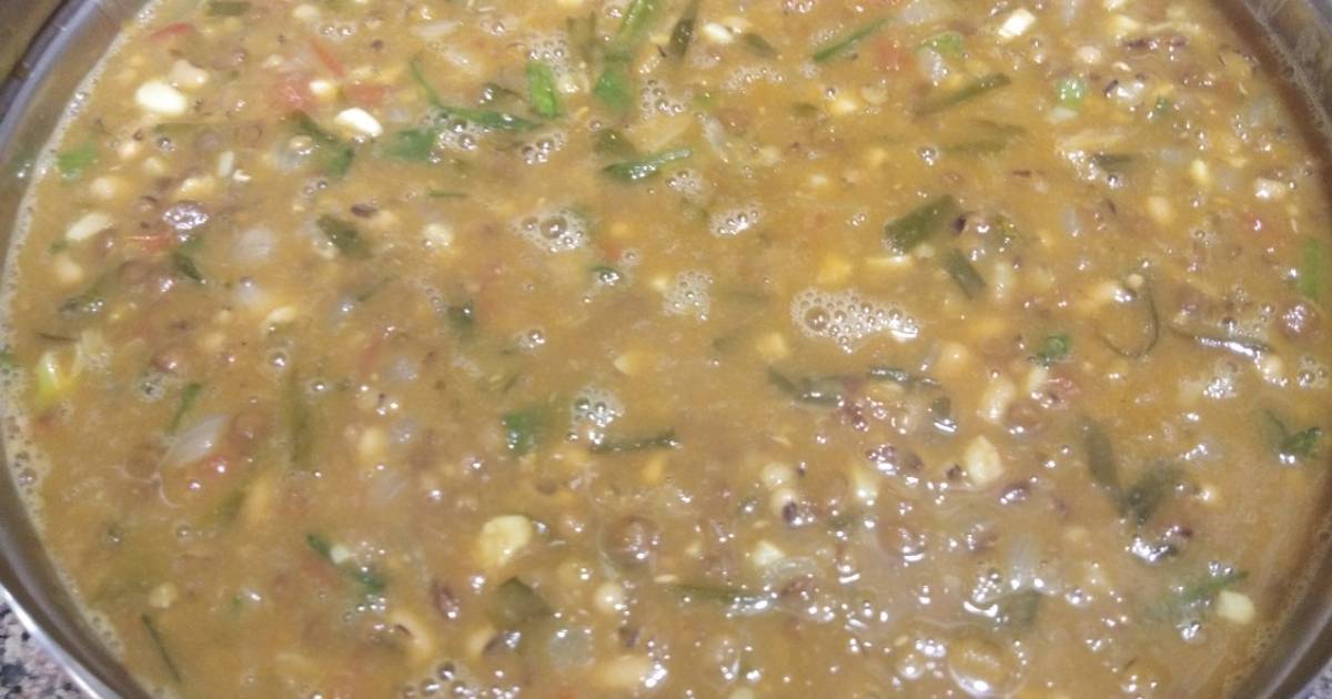 हरे प्याज़ वाली दाल (hare pyaz wali dal recipe in Hindi) रेसिपी बनाने ...