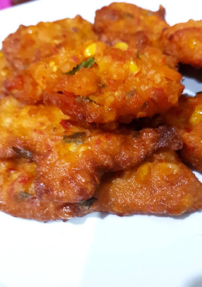 Resep Dadar jagung (bakwan jagung) Surabaya oleh Rindu - Cookpad