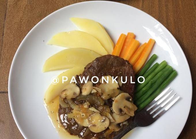 Resep Meltique Beef Steak Saus Jamur Rumahan oleh pawonkulo - Cookpad