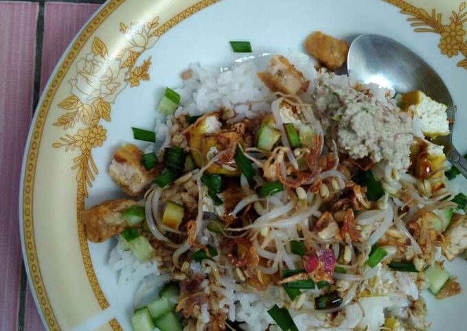 Resep Nasi Lengko Khas Cirebon oleh Aiharar - Cookpad