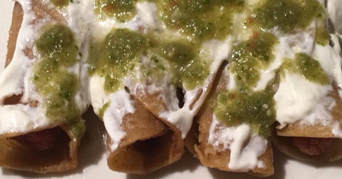 Tacos dorados de salchicha Receta de Estrella Dominik- Cookpad