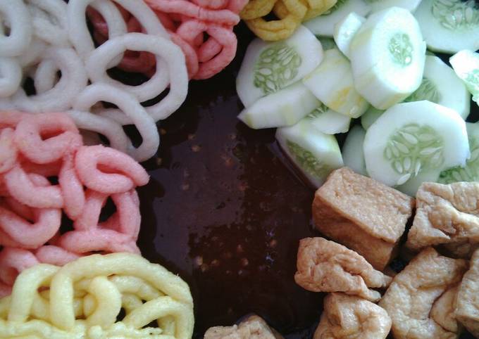 Resep Rujak manis (jatim)/Lotis (jateng) oleh Nellia Fadllan - Cookpad