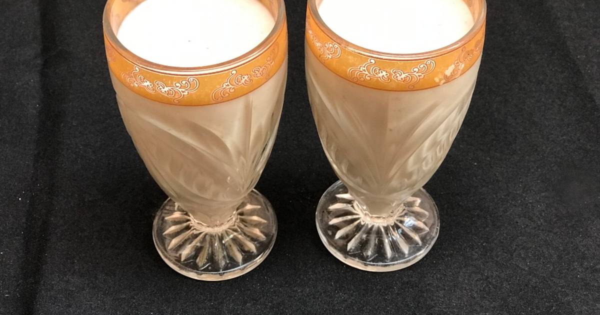 Banana smoothie Recipe by Chef Urwat👩‍🍳 - Cookpad