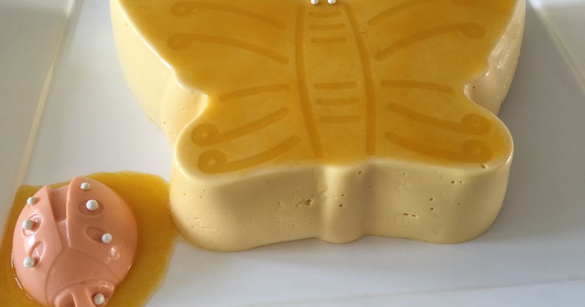 Cheesecake De Mango Ataulfo, Cubierto Con Coulis De Mango Con Un Toque ...