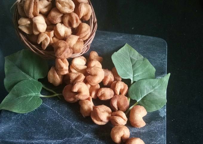 Shampa Das দ্বারা শিম ফুল পিঠা (shim phool pitha recipe in Bengali ...