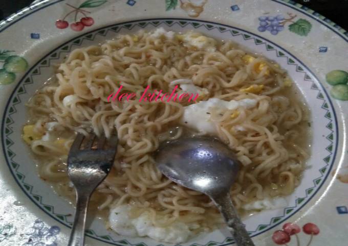 Resep Mie rebus telor rasa ayam bawang oleh D e e - Cookpad