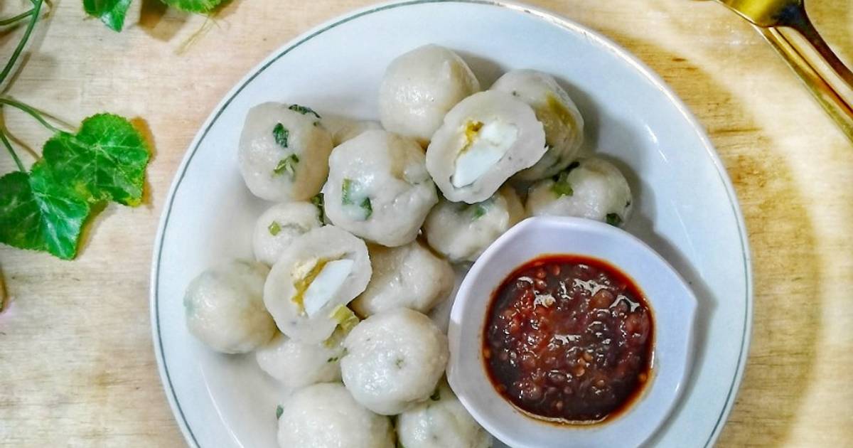 Resep Cilok Isi Telur Rebus oleh Nyanyah - Cookpad
