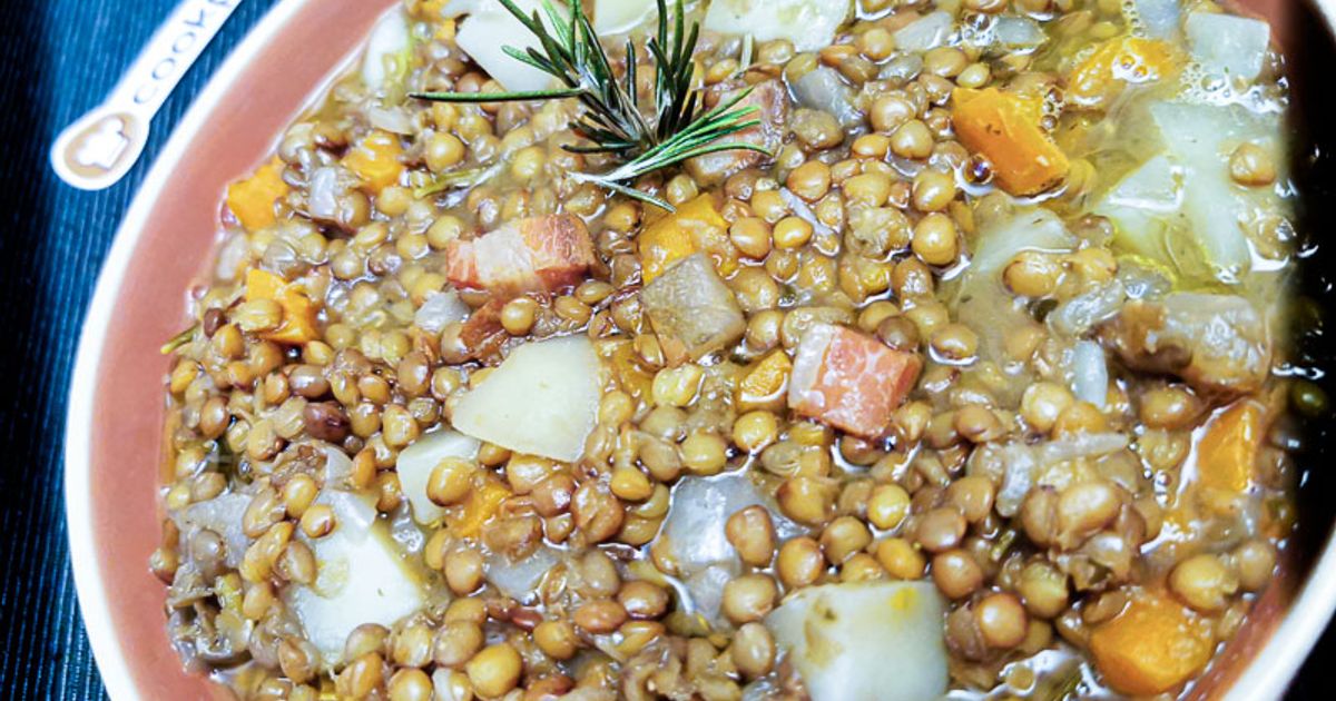 Ricetta Zuppa Di Lenticchie E Patate Cotta Nel Coccio di Pierre e Vivy ...