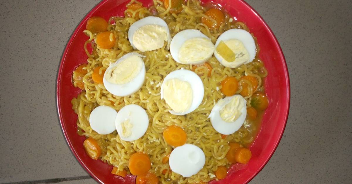 Indomie and boiled eggs Recipe by Zaynarp Adamu - Cookpad