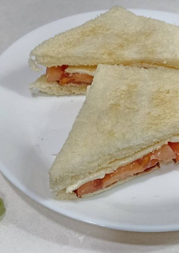 Resep Sandwich isi Roast beef oleh Bintang_Risty - Cookpad