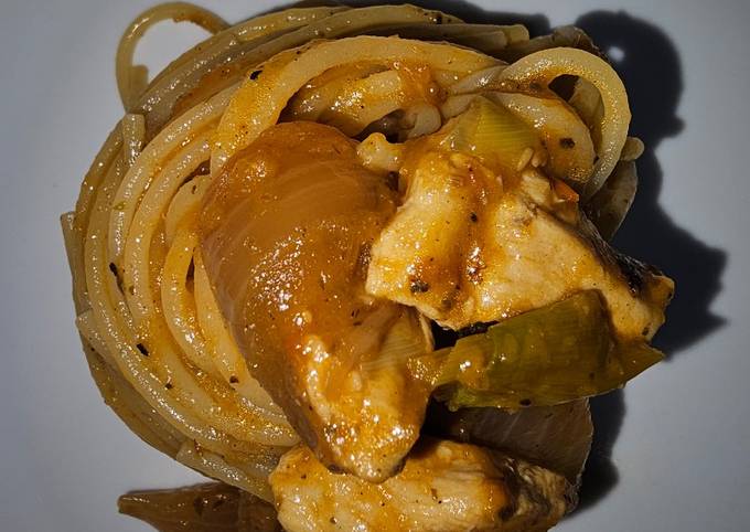 Spaguetini con pollo y salsa diabla Receta de Antonio-José- Cookpad