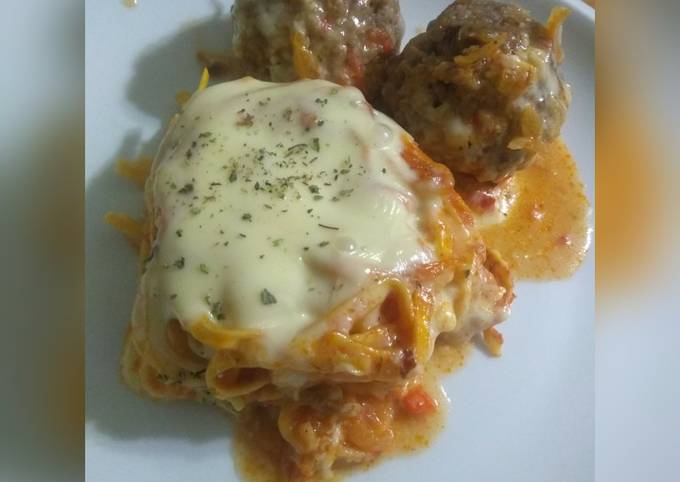 Fideos nido al horno con salsa y albóndigas Receta de Melina Oviedo💞💟 ...