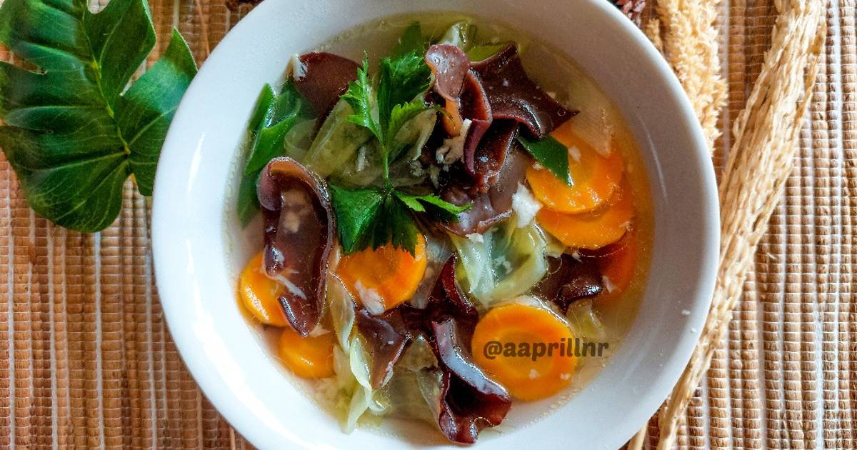 Resep Sup Jamur Kuping Wortel oleh Aprilia Rahma ️ - Cookpad