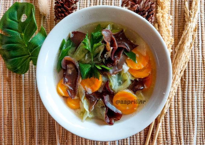 Resep Sup Jamur Kuping Wortel oleh Aprilia Rahma ️ - Cookpad