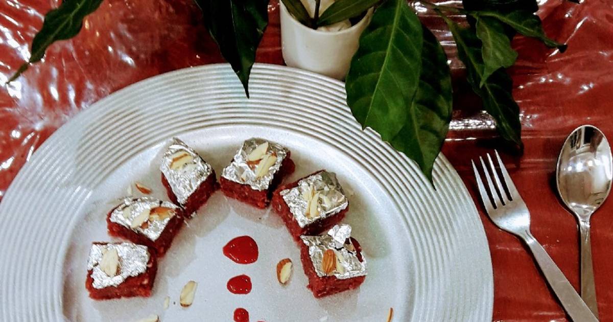 Strawberry Burfi Recipe by santoshbangar - Cookpad