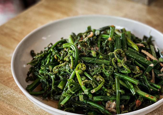 Resipi Paku Pakis Tumis Belacan Simple oleh MinSha - Cookpad