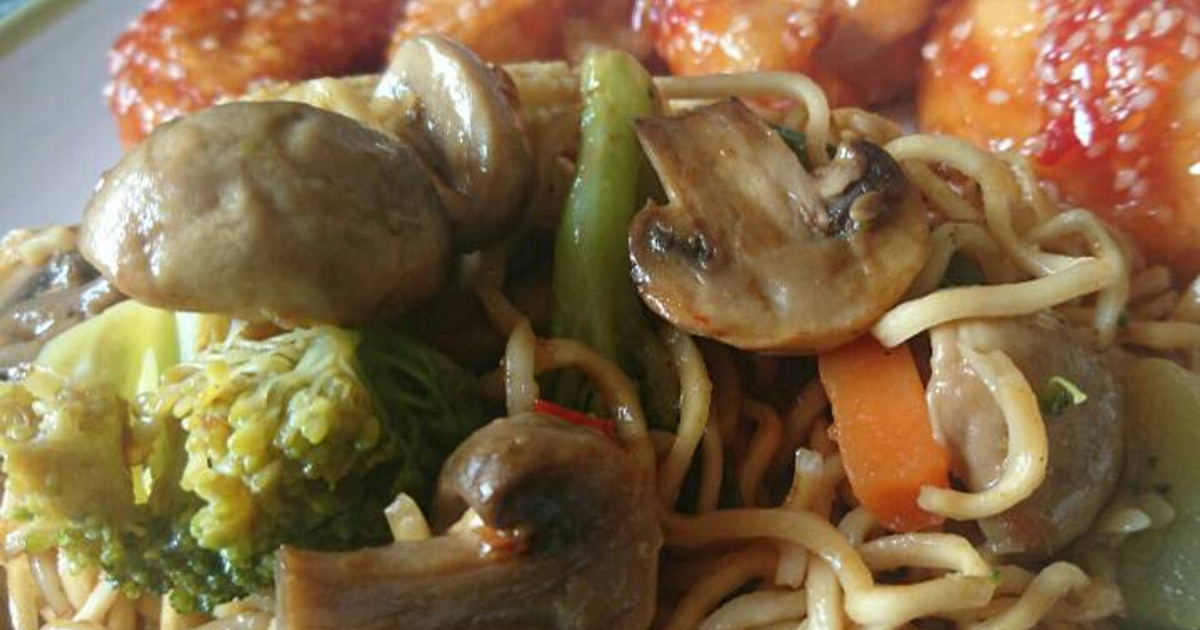 Zöldséges Kínai Tészta (Chow Mein) | Ada Edó receptje - Cookpad receptek
