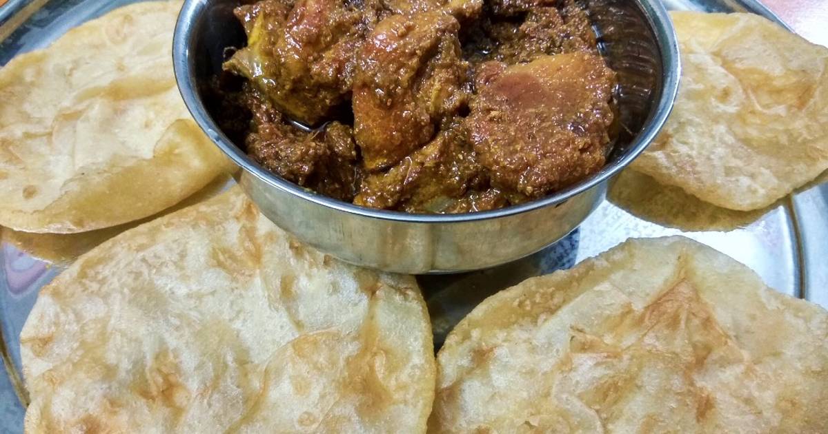 Luchi and kosha mangsho (chicken) Recipe by Soumi Banerjee - Cookpad