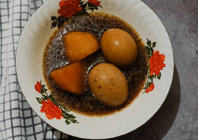 Resep Semur Telur pakai Bumbu Dasar Putih oleh Titisari Lesanpura - Cookpad