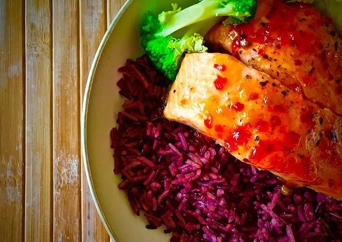 Salmon with Sweet Chilli Sauce Recipe by marni xuto - Cookpad