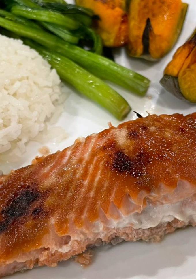 Quick and Easy Miso-Glazed Salmon Recipe by Chris Gan - Cookpad