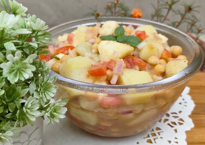 Sweet Potato Mix Chana Chaat 😋😋 Recipe by Umme Ahmad - Cookpad