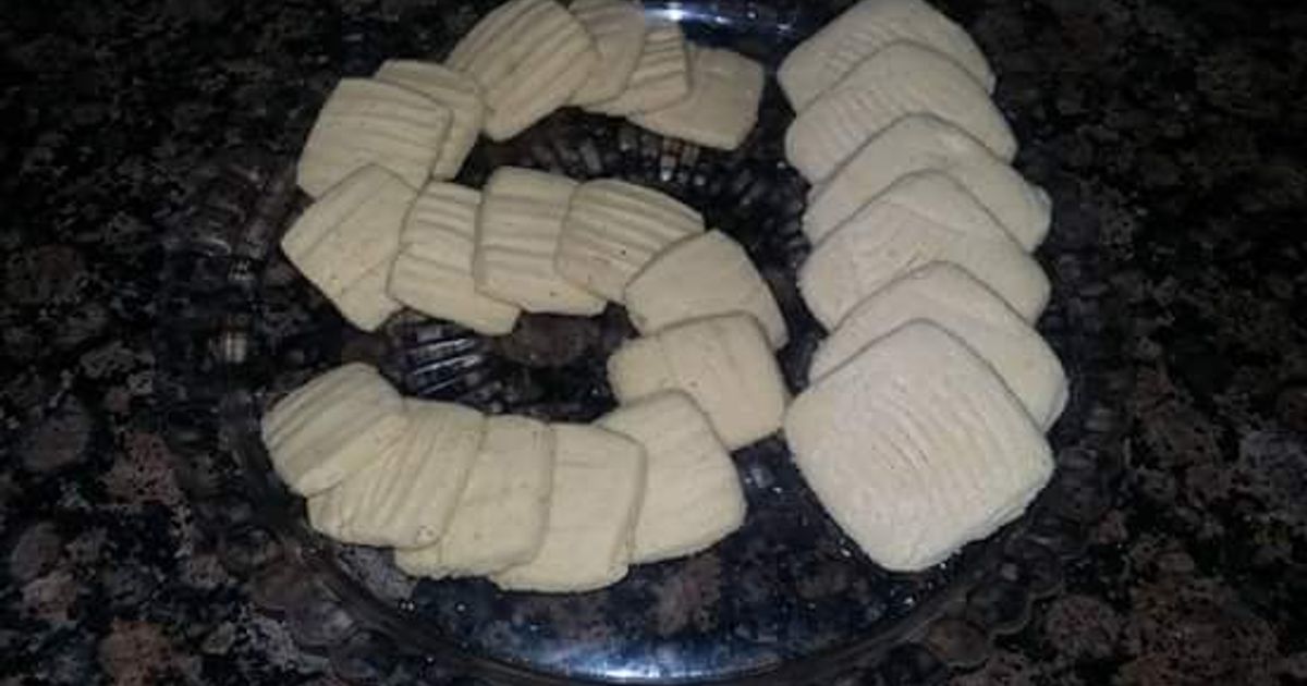 Sooper Biscuits Recipe by Abiha Naqvi Naqvi - Cookpad