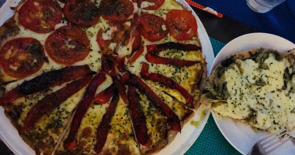 Pizza integral (salen 3 muy finas o dos) Receta de carranzacecilia- Cookpad