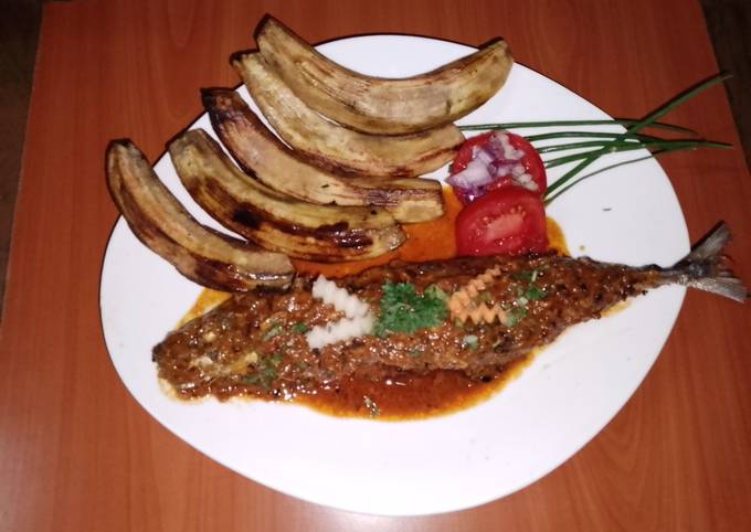 Fried sardine in coconut, tomato sauce and fried green bananas Recipe ...
