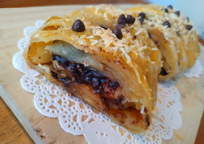 Resep Choco Banana Strudel oleh Ummu Salma Muhammad - Cookpad