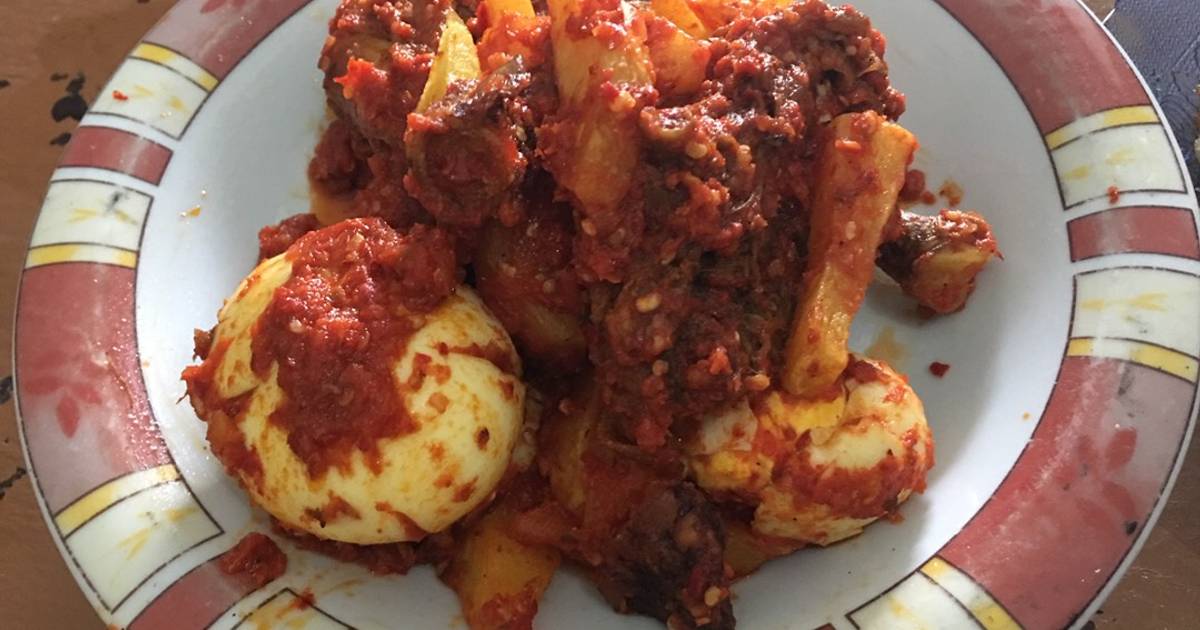 Resep Telor dan kentang cabe merah oleh Shinta Febrianti Mutiara - Cookpad