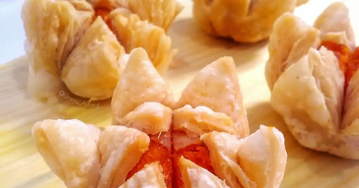 Resep Lotus Puff Pastry (Isi Ubi Cilembu) oleh Ummu Alfard - Cookpad