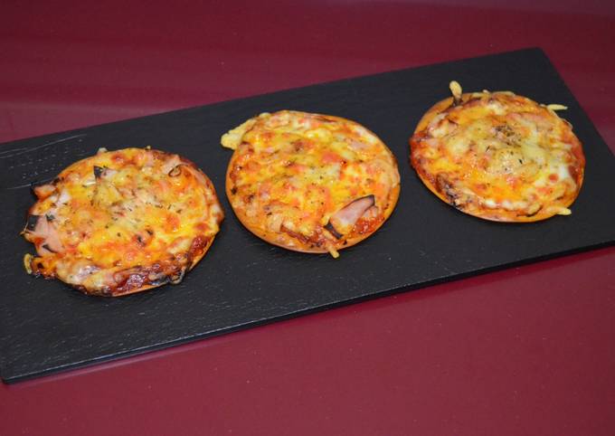 Mini pizzas caseras Receta de Savilaplace- Cookpad