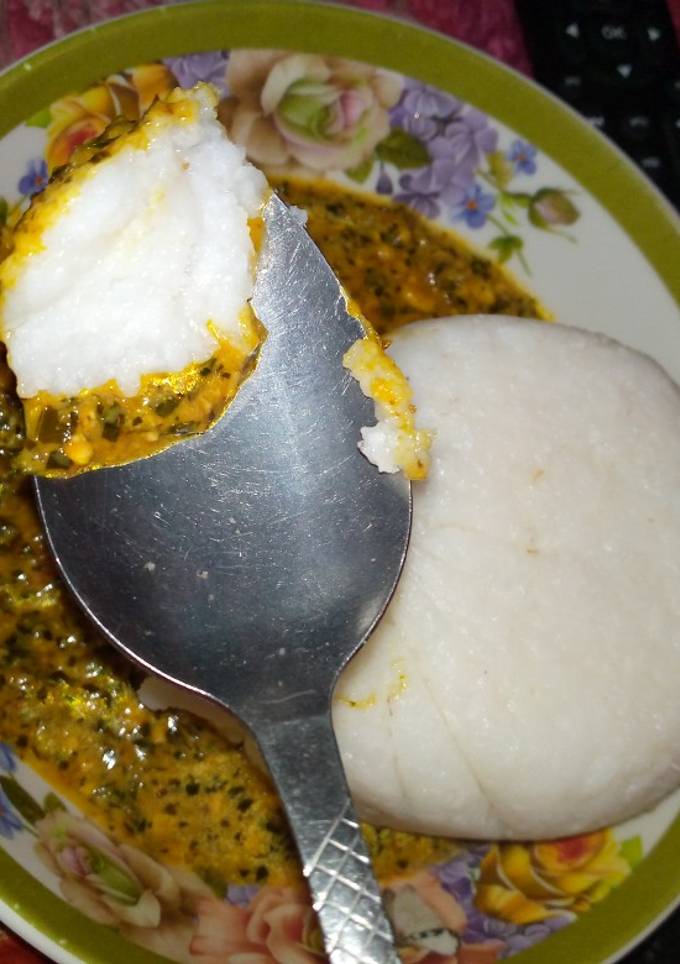 Tuwon shinkafa miyar zogale girki daga Teema's Kitchen - Cookpad