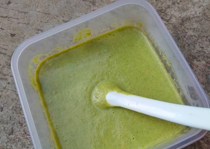 Resep [MPASI 6M+] Bubur saring bayam telur oleh Saluna Mahira - Cookpad