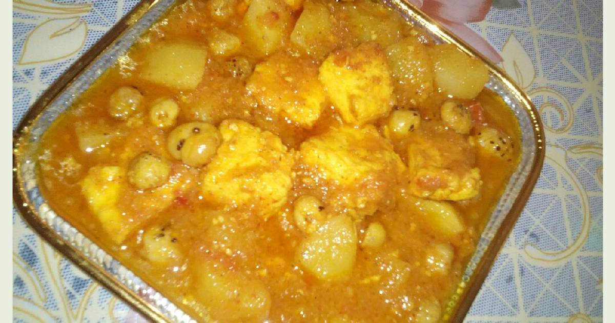 Paneer Aloo Recipe by Musfirah's Recipes - Cookpad
