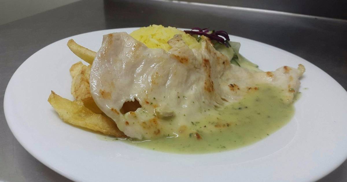 Filete de pollo con suave salsa de cilantro Receta de Marco Antonio ...