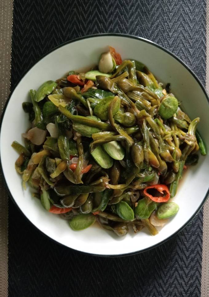 Resep Tumis Bunga Genjer Pedas mix Pete oleh Erlyn Bukhori - Cookpad